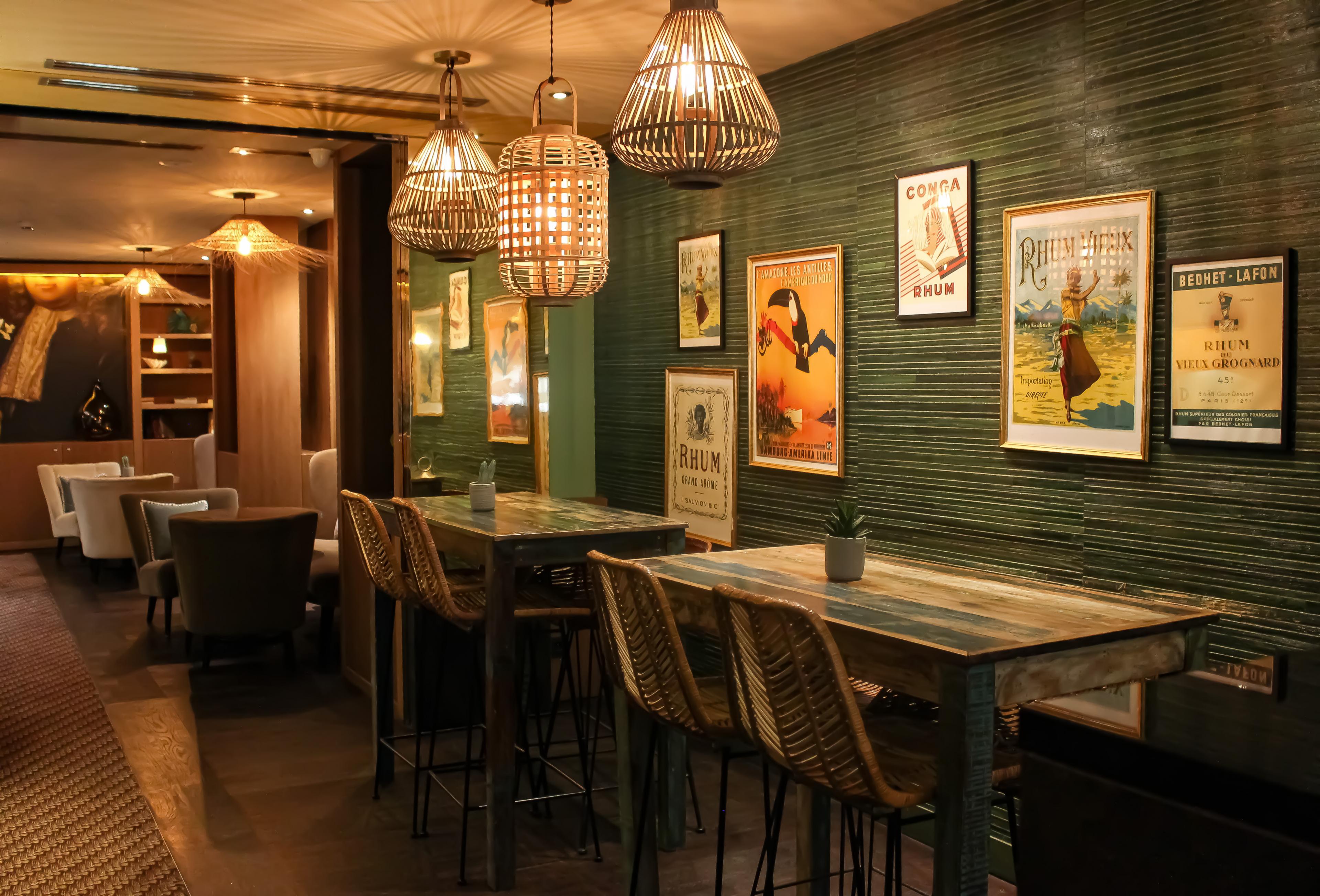 La Bourdonnais Paris | The Gloster Bar | Paris 7th District